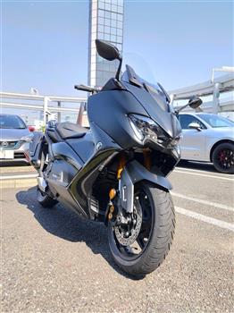 TMAX560 カスタムまとめ - おすすめのカスタムはこれだ！エアロ・ホイール・LEDなど｜みんカラ