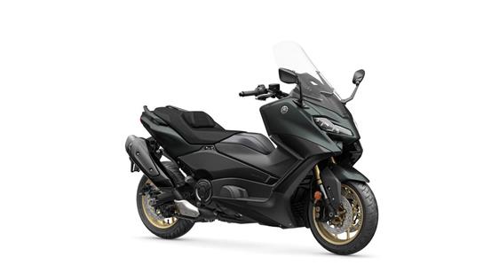 ヤマハ TMAX560 カスタムまとめ - おすすめのカスタムはこれだ！エアロ・ホイール・LEDなど｜みんカラ